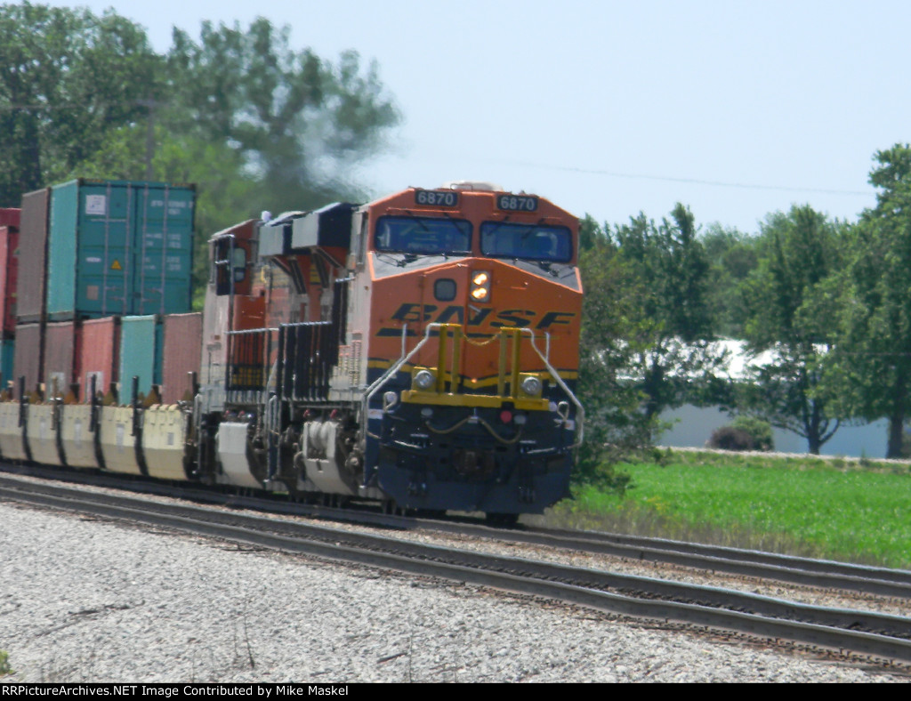 BNSF 6870